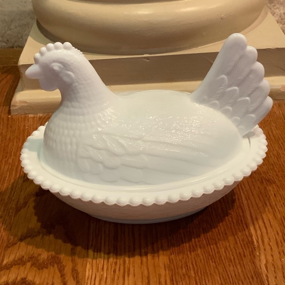 Accents | Milk Glass Nesting Hen White Vintage D | Poshmark